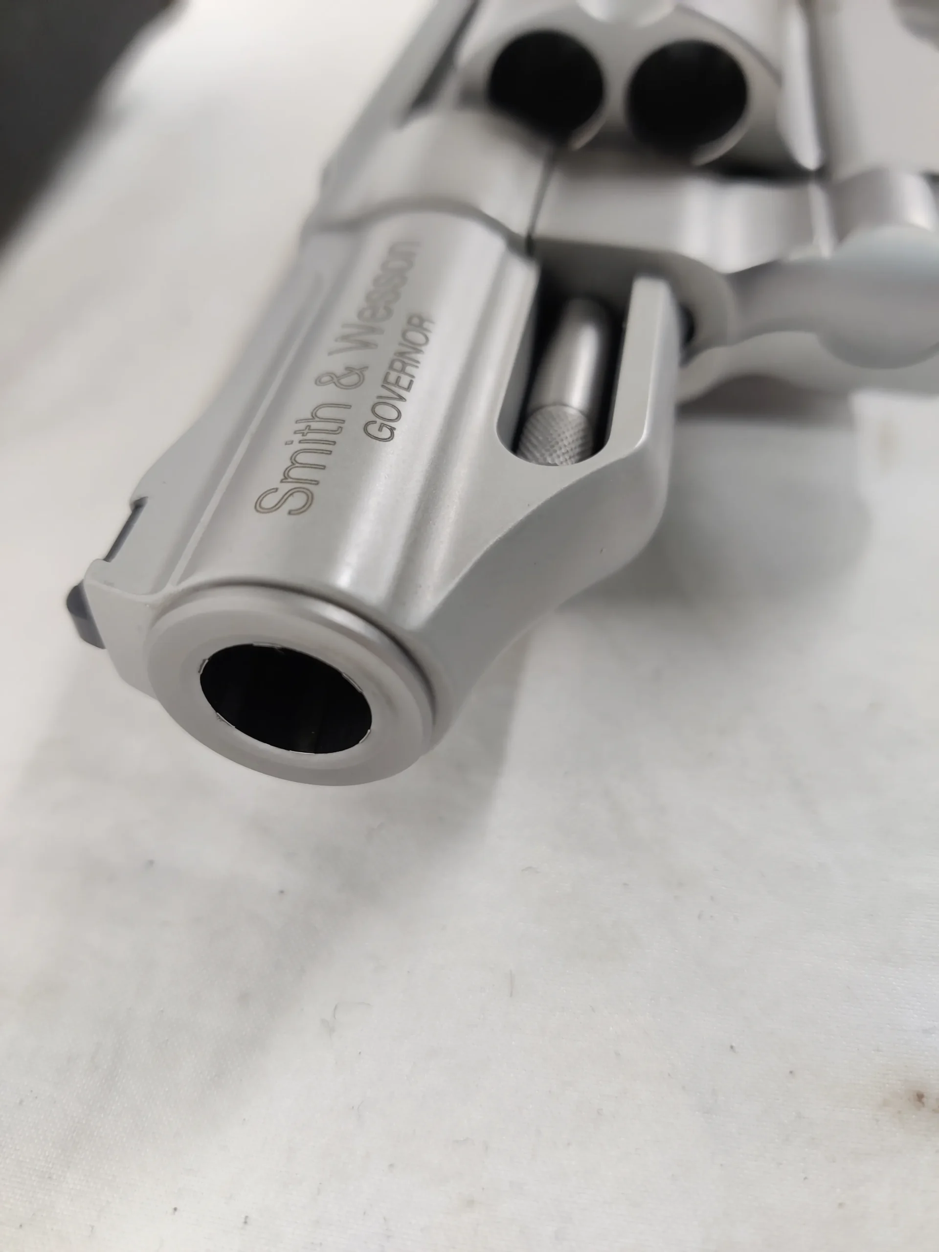 Smith & Wesson Governor Stainless Revolver .45ACP/.45LC/.410 Bore ...