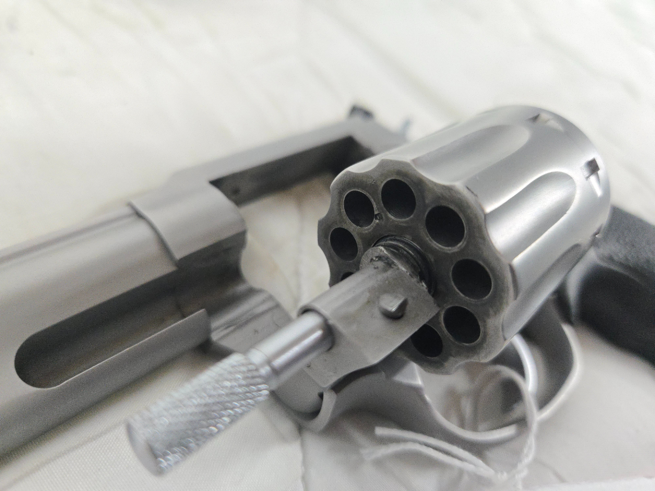Used Taurus 94 .22LR Stainless Revolver 4in Barrel Double Action w ...